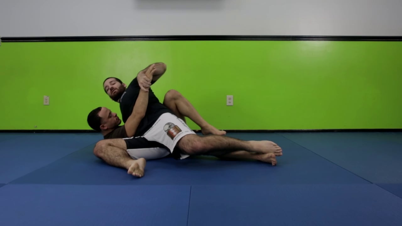 Knee Through Pass - FFAcoach