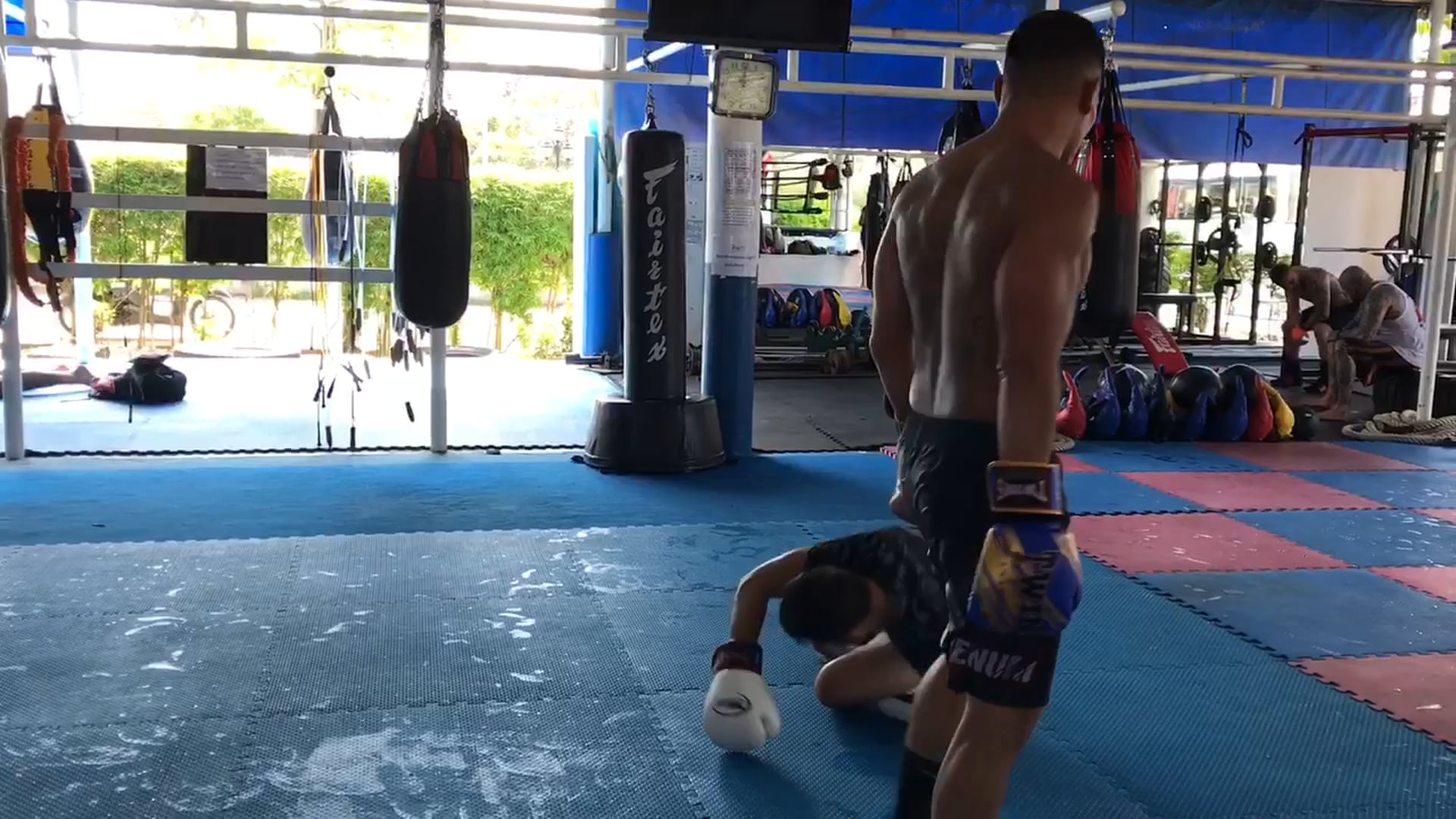 Catch kick sweep - FFAcoach