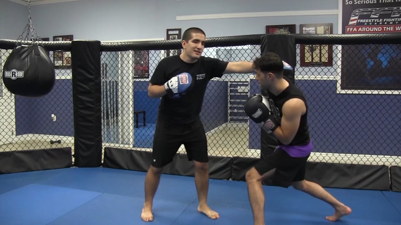 MMA Mitts 16 - Slipping punches to the inside - FFAcoach