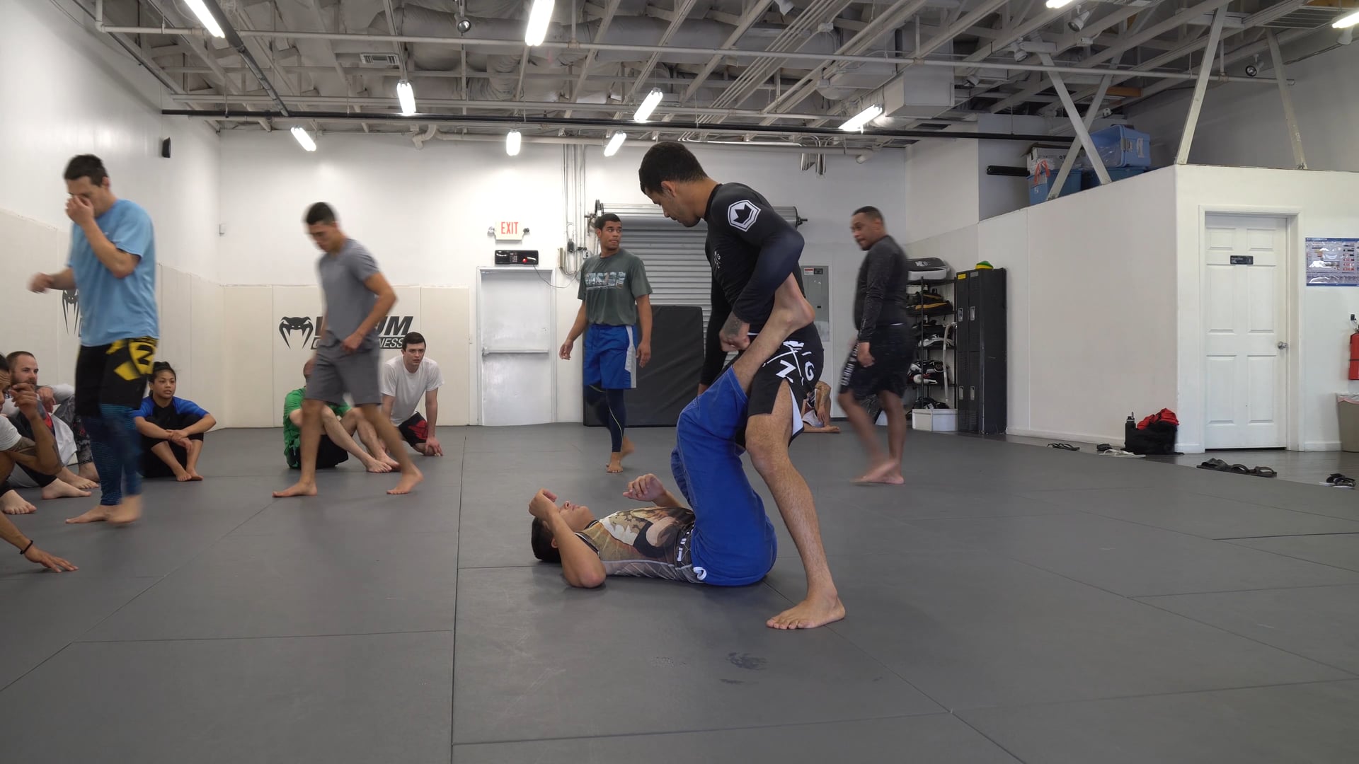 Diving Guillotine Pass - FFAcoach