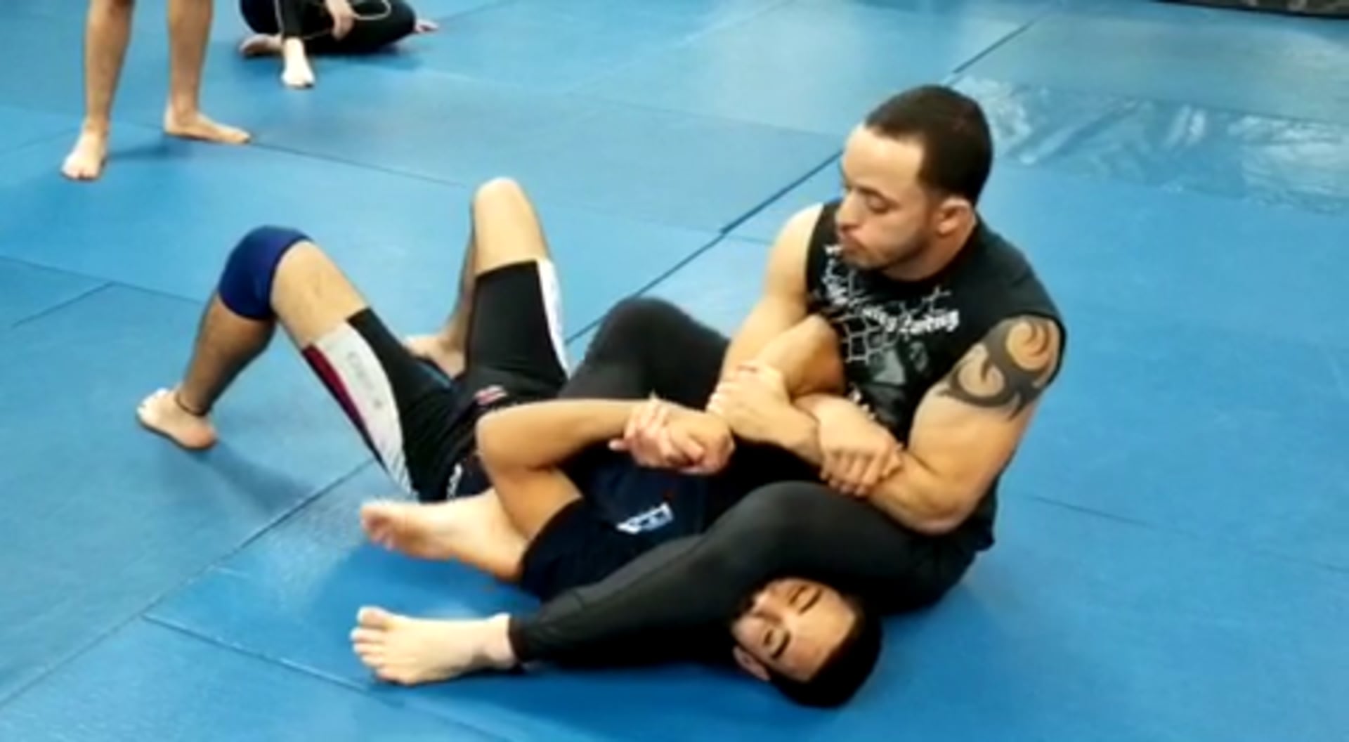 Armbar to triangle - FFAcoach