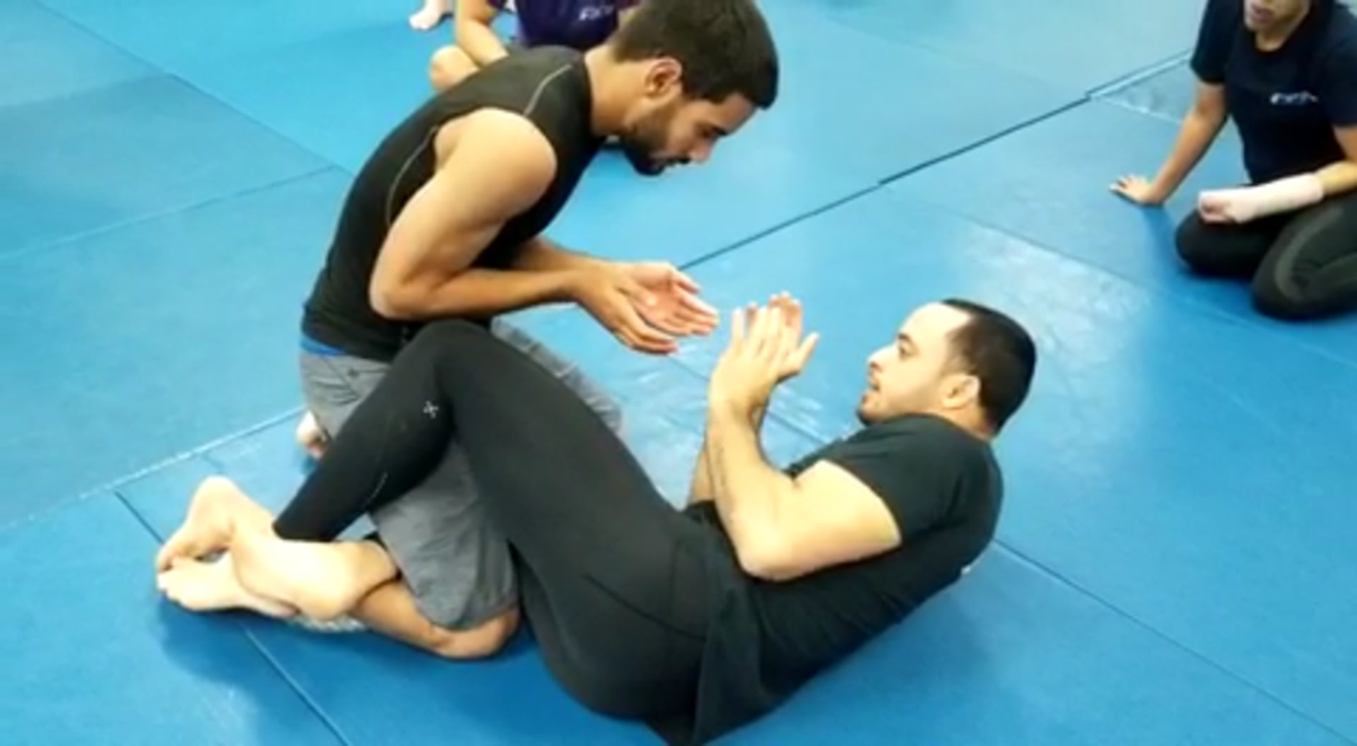 Half guard sweep to half guard knee bar transition - FFAcoach