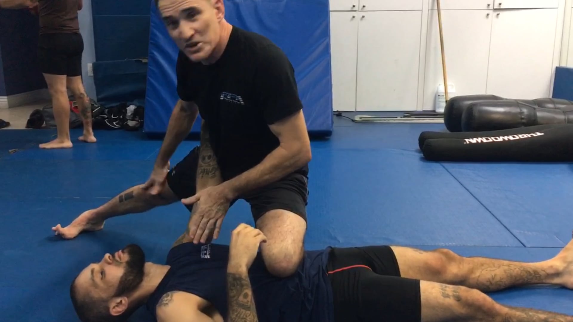 Neck crank from knee on belly - FFAcoach