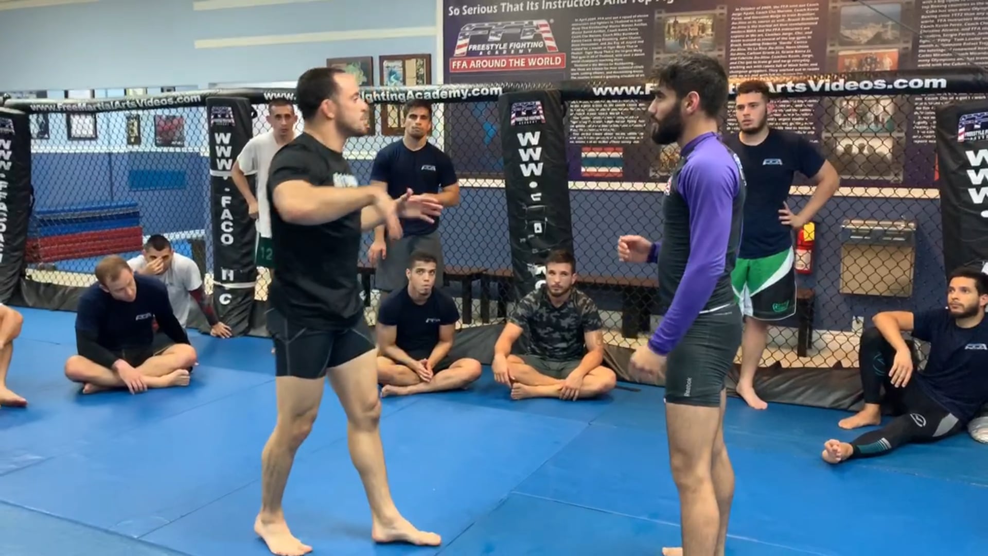 MMA - Muay Thai clinch to snap down to gullotine - FFAcoach