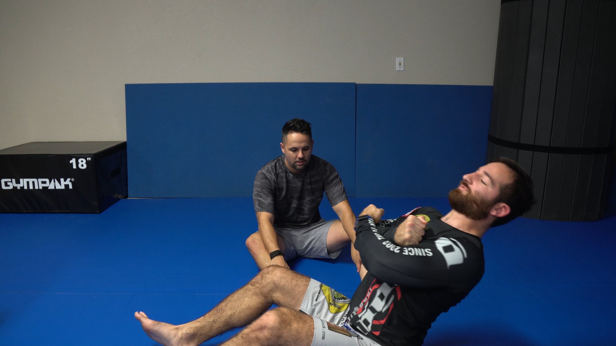 Arm Bar against rolling bridge - FFAcoach
